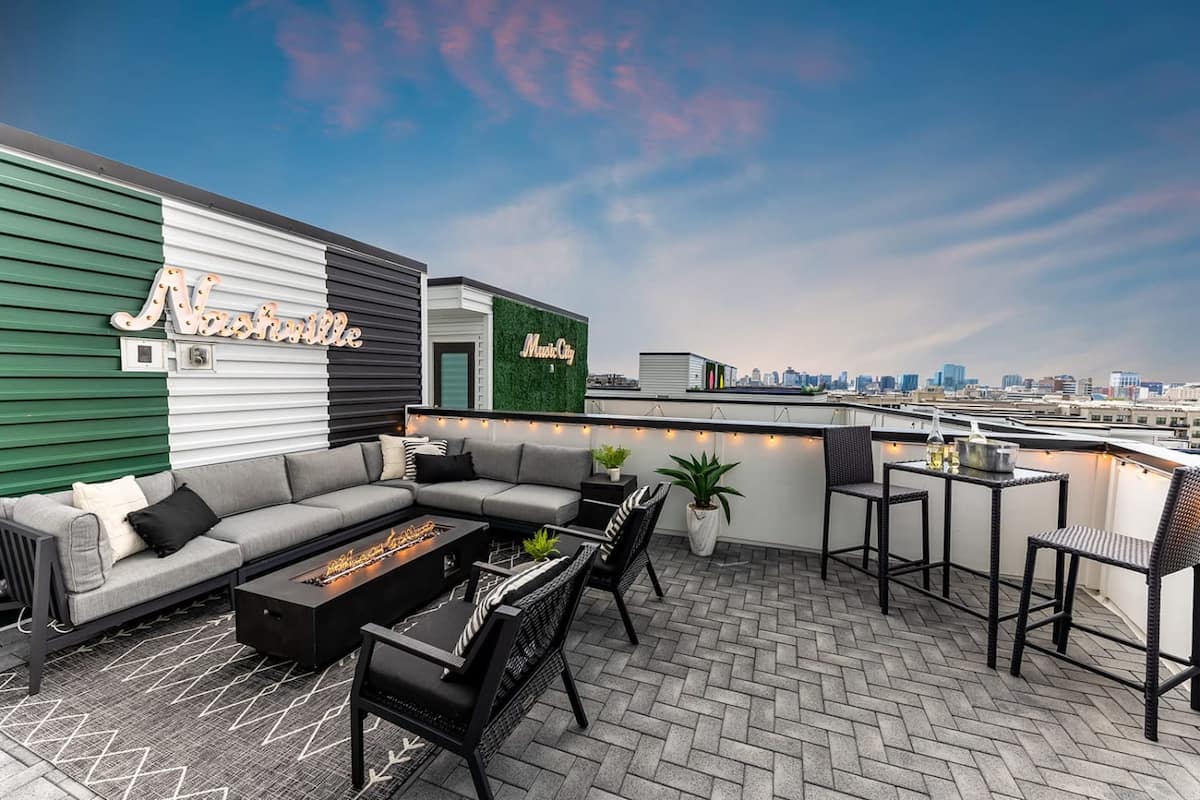 The Willow - Rooftop Lounge w/ Skyline Views. | Journey Rewards™