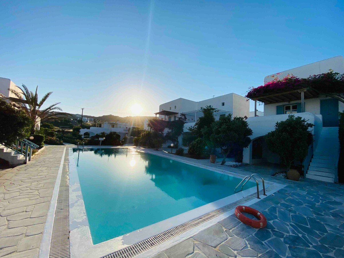 Mykonian Style Pool House 7 | Journey Rewards™