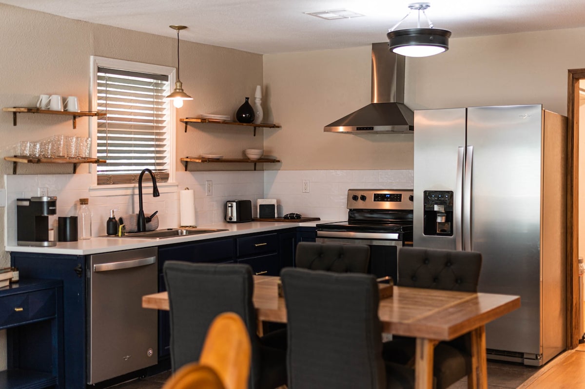 Escape to a Restored 1920s East Waco Bungalow | Journey Rewards™
