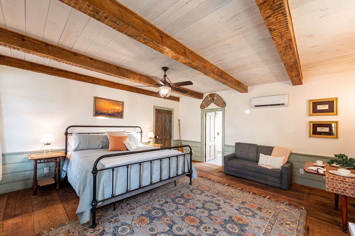 Adirondack Suite - The Halbert Inn | Journey Rewards™