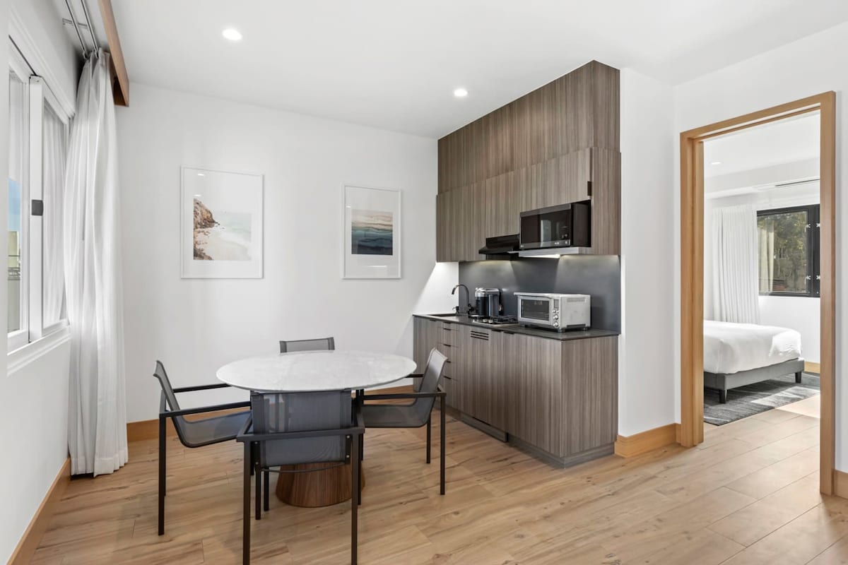 Malibu Sand Suite #14 - Oceanside Suite | Journey Rewards™